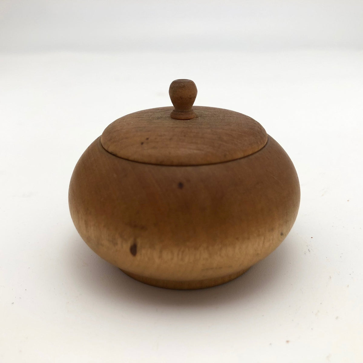 Small Round Lidded Wooden Treen Box – critical EYE Finds